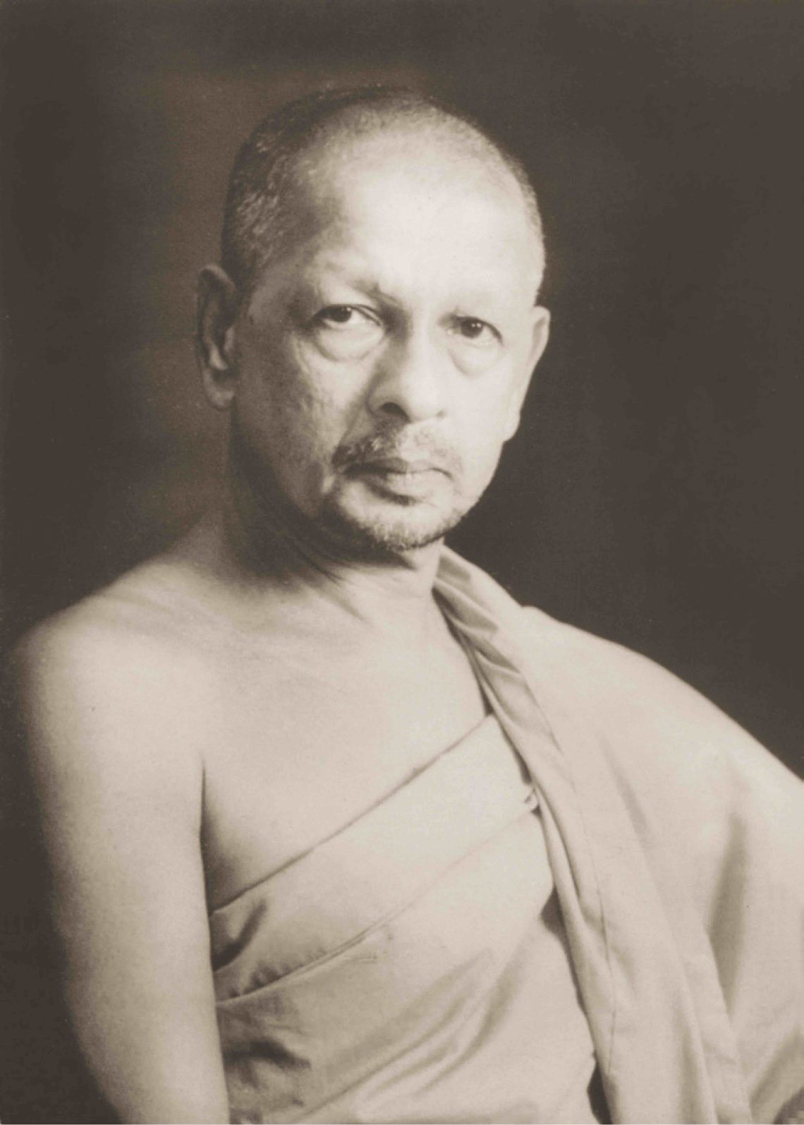 Gangaramaya Temple is Podi Hamuduruwo - Explore Sri Lanka